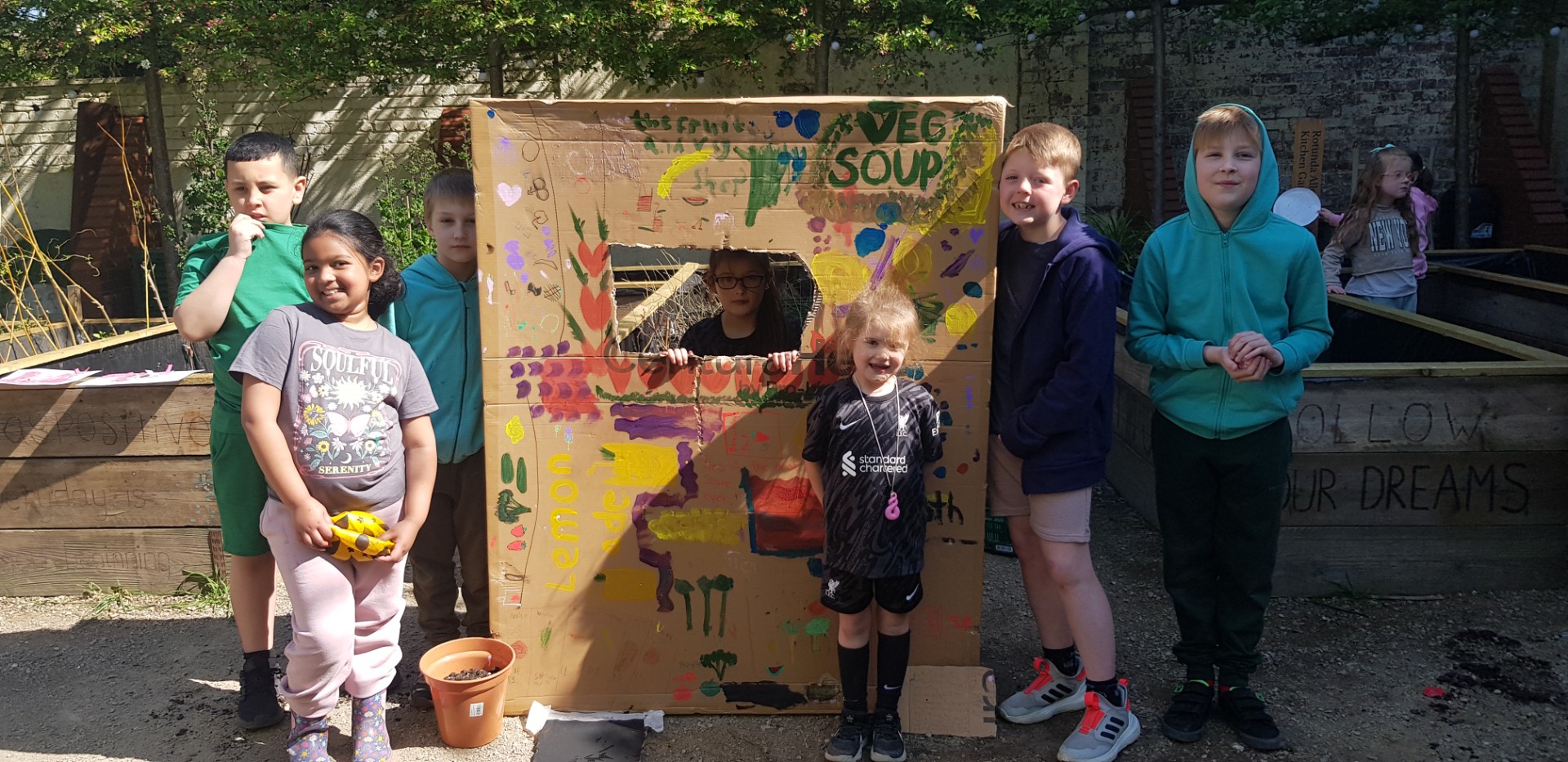 Rotunda - Summer HAF Play Scheme with The Rotunda · Eequ