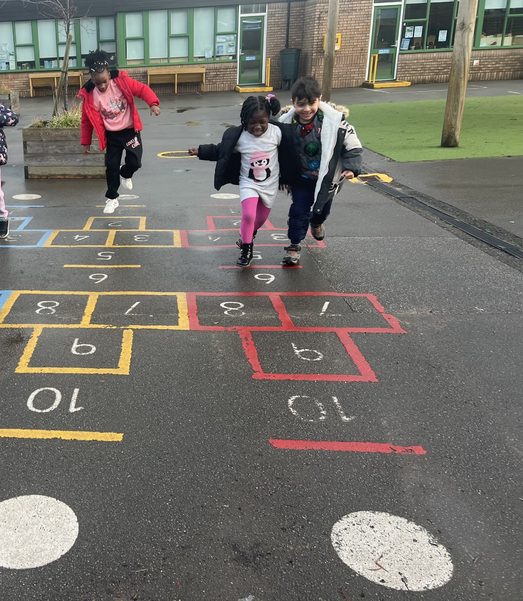 Plus Education - Summer HAF FDS with Plus Education Recruitment · Eequ