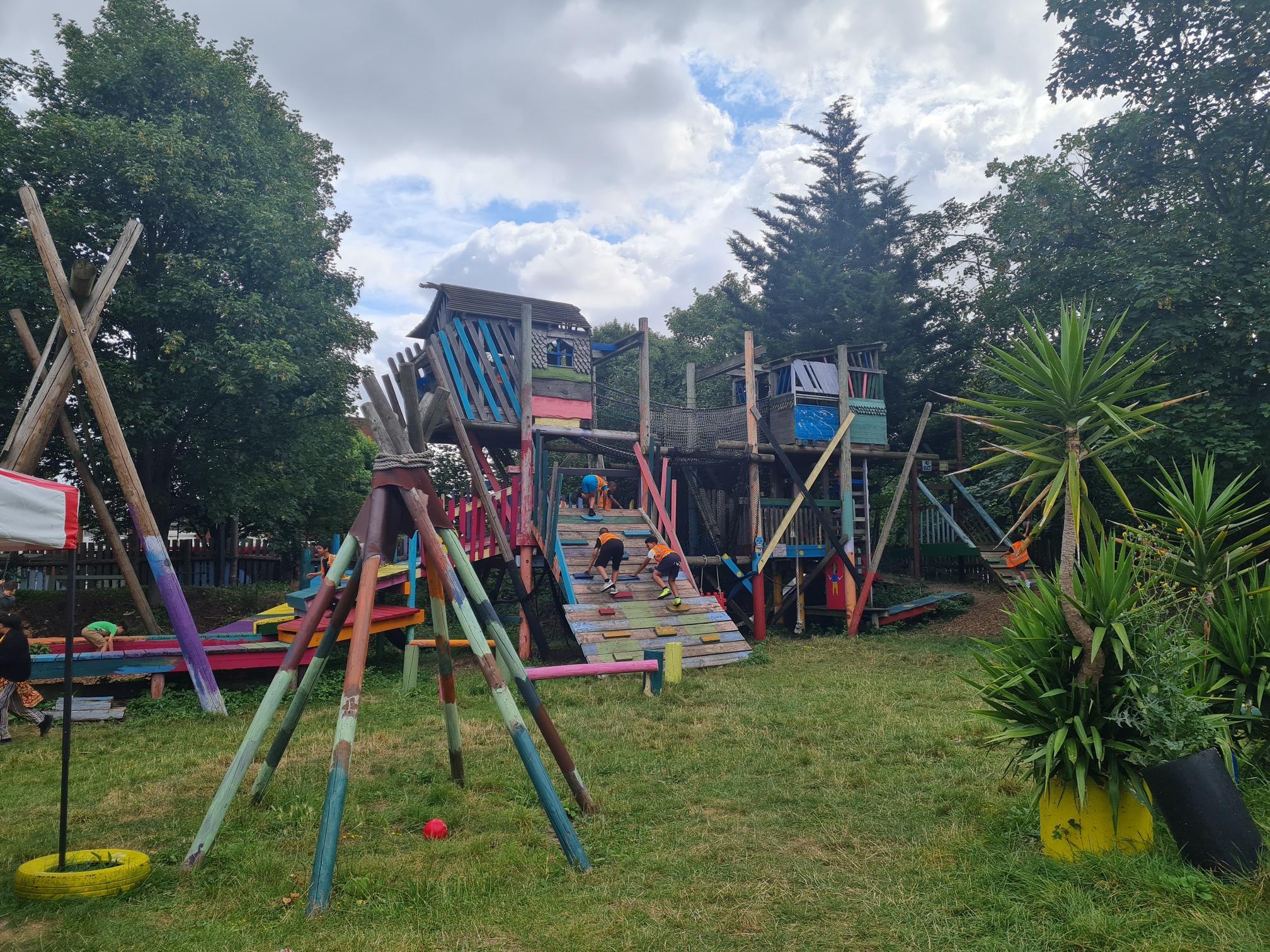 Benthal - HAF Winter Playscheme 2025 with Benthal Primary School · Eequ