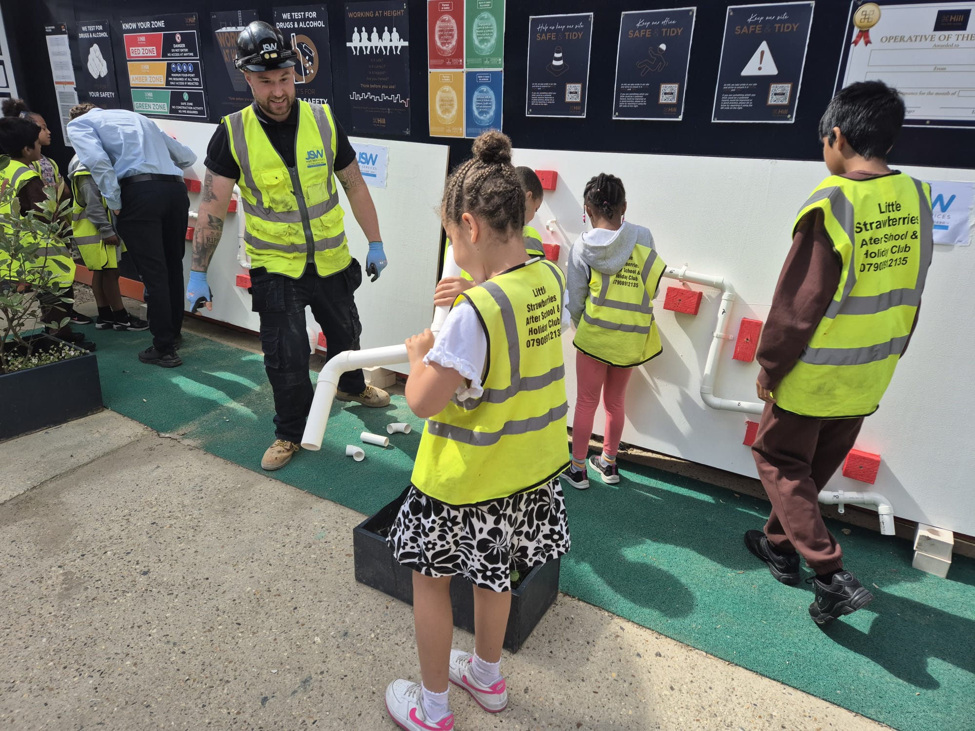 Little Strawberries Adventure Excursions with Little Strawberries · Eequ